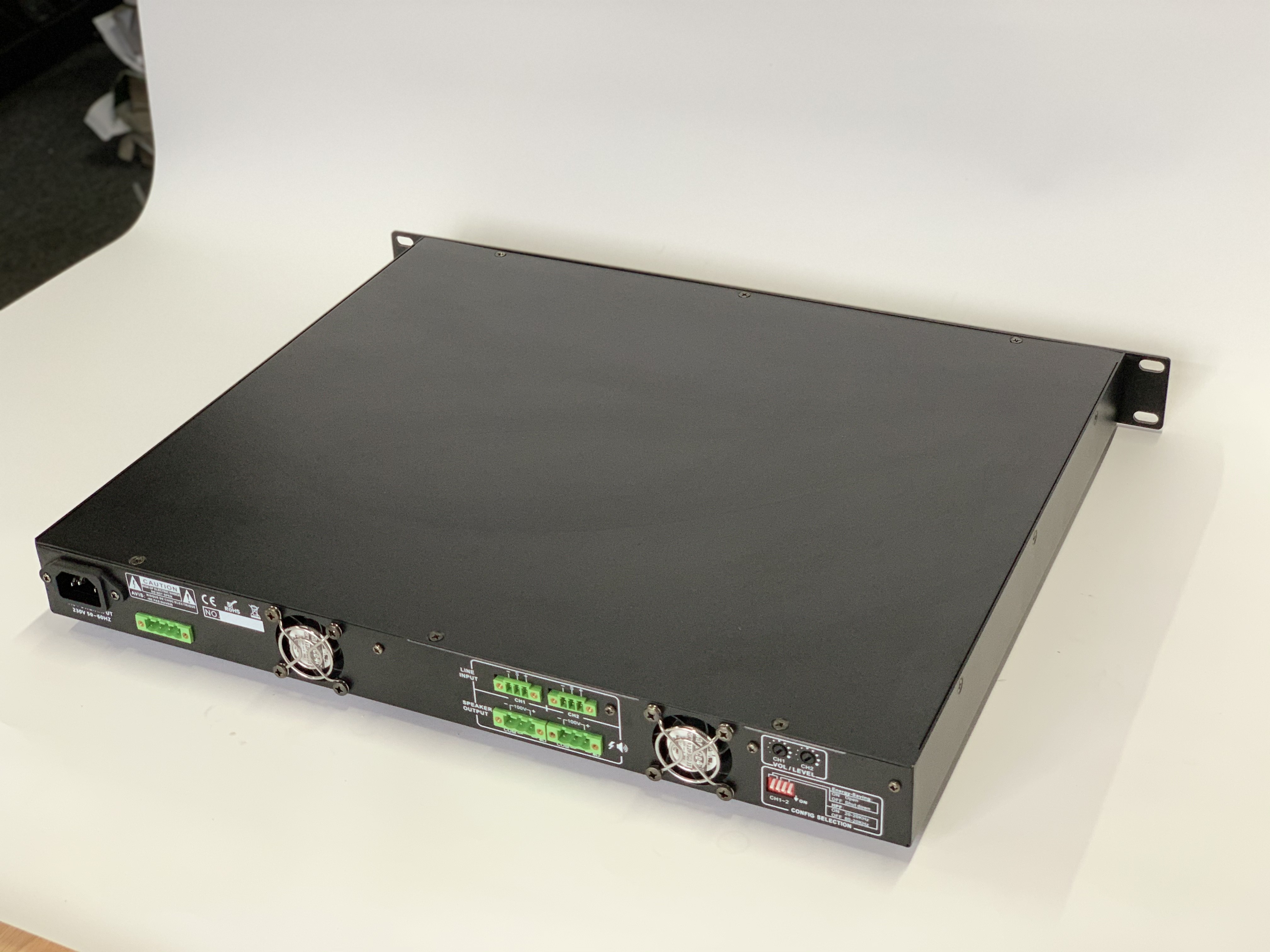 O amplificador de potência 5000 watts classifica o amplificador de ...